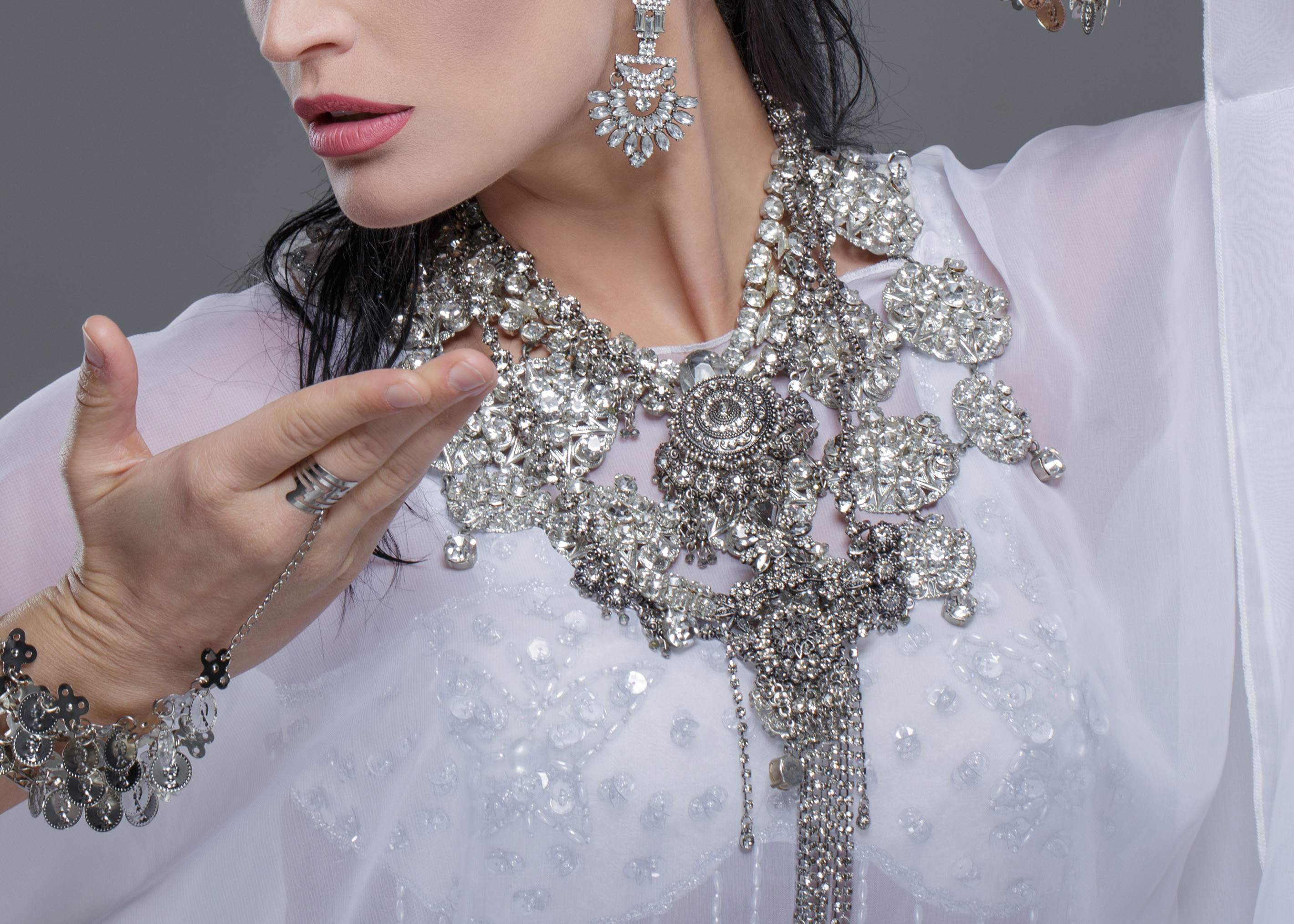 Around the World in 55 Wedding Traditions - Make Happy Memories